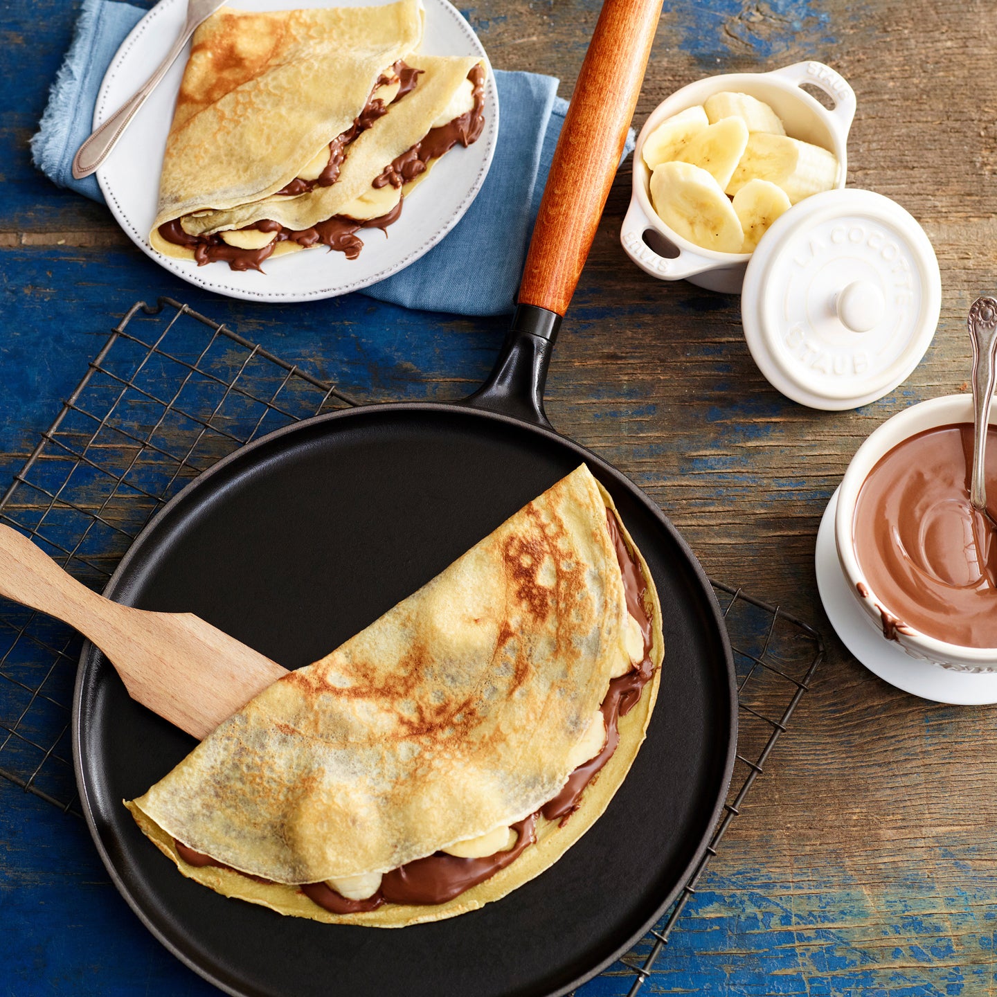 Staub Crepe Pan Black / 28cm | Borough Kitchen